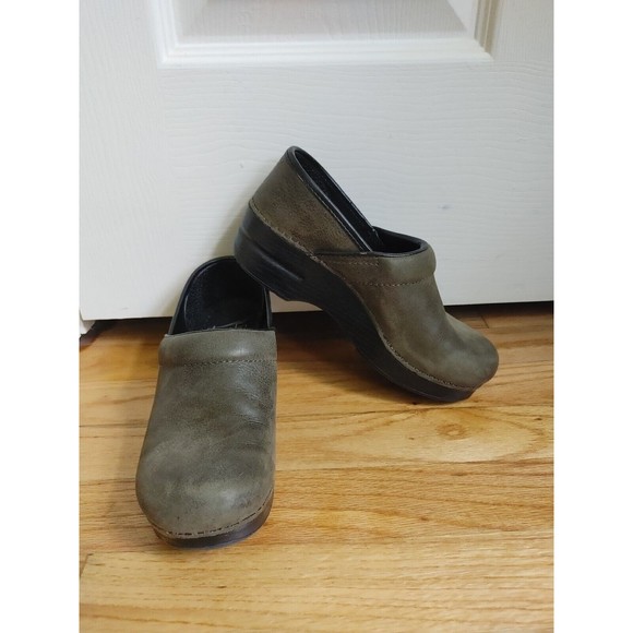 Dansko | Shoes | Dansko Euro 36 Womens 556 Clogs Leather Olive Green ...